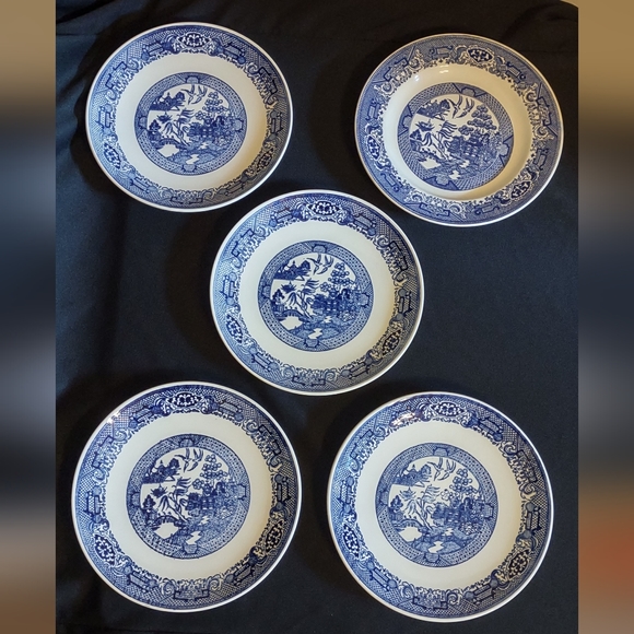 Blue Willow Unbranded | Dining | Vintage Blue Willow Design Dinner ...